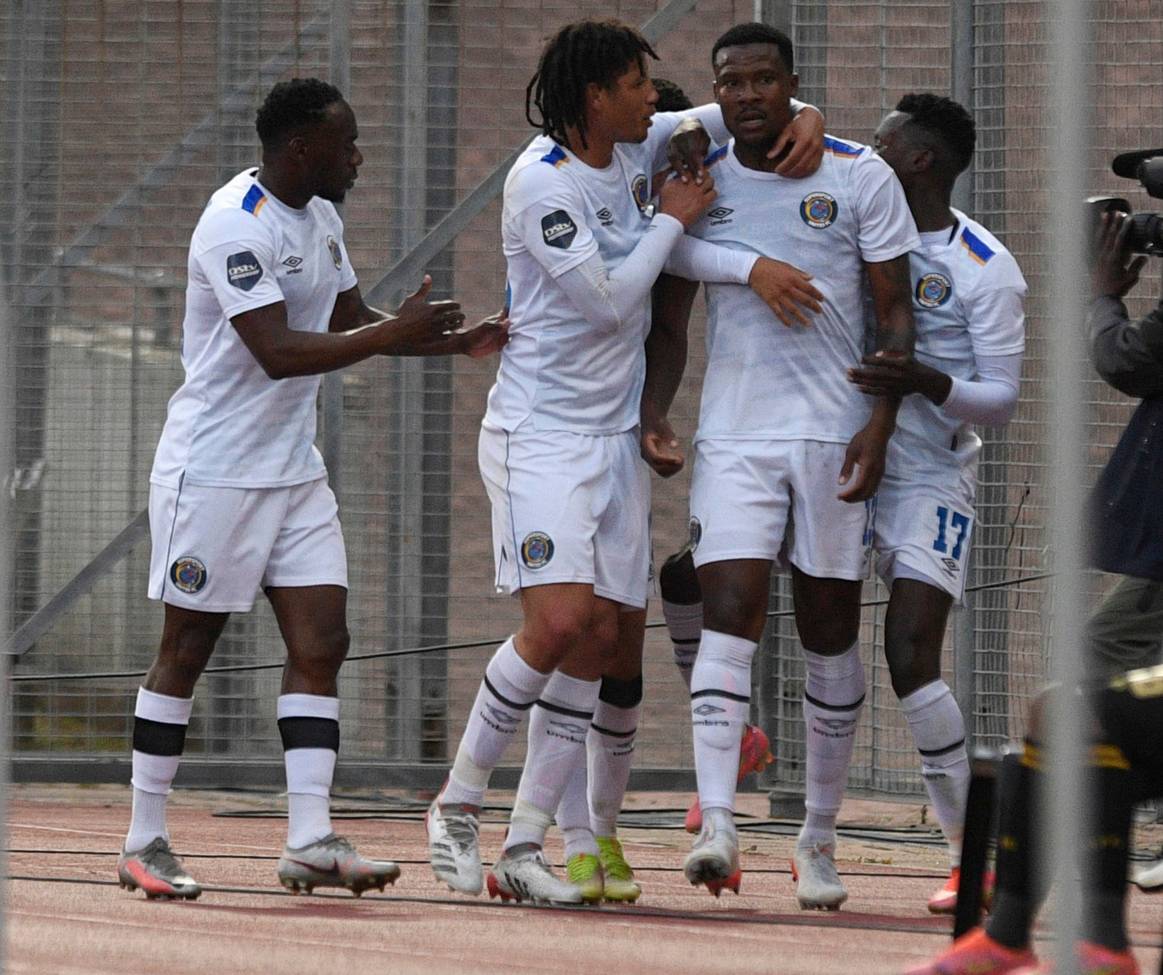 Royal edge 10-man SuperSport United - SuperSport United Football Club
